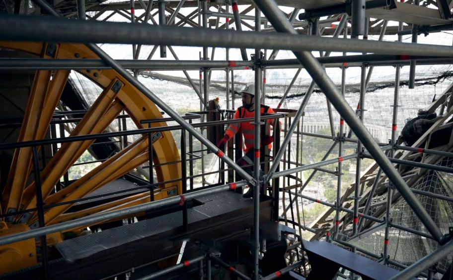 Eiffel Tower : Eiffage Métal continues to modernise the north pillar ...